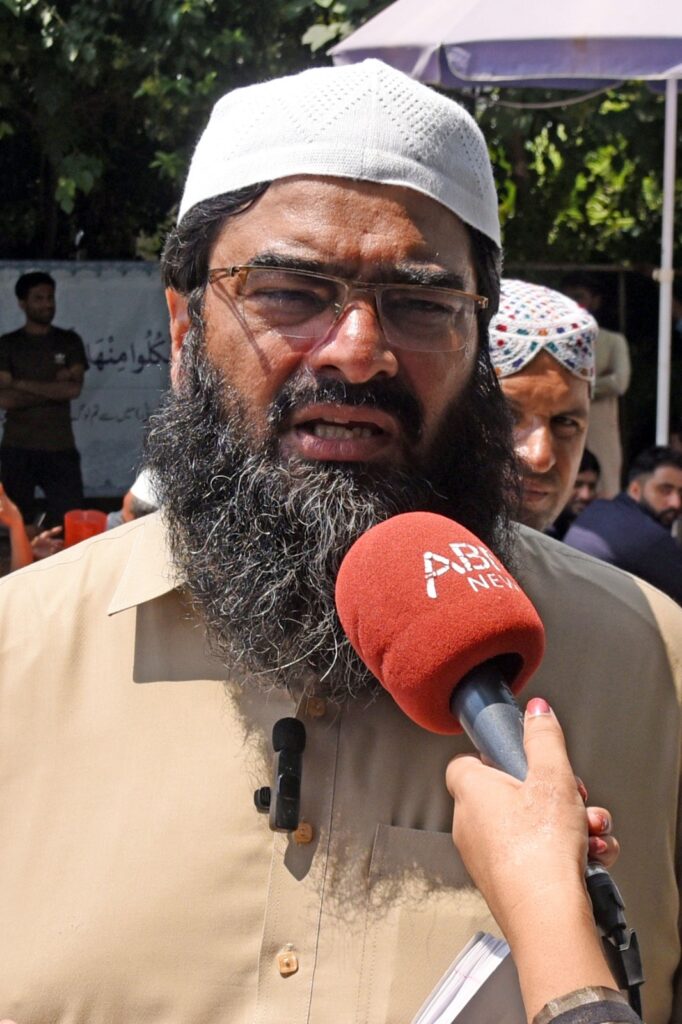 Masjid Rehmat-ul-lil-Alameen provides food to esurients on Eid - Daily ...